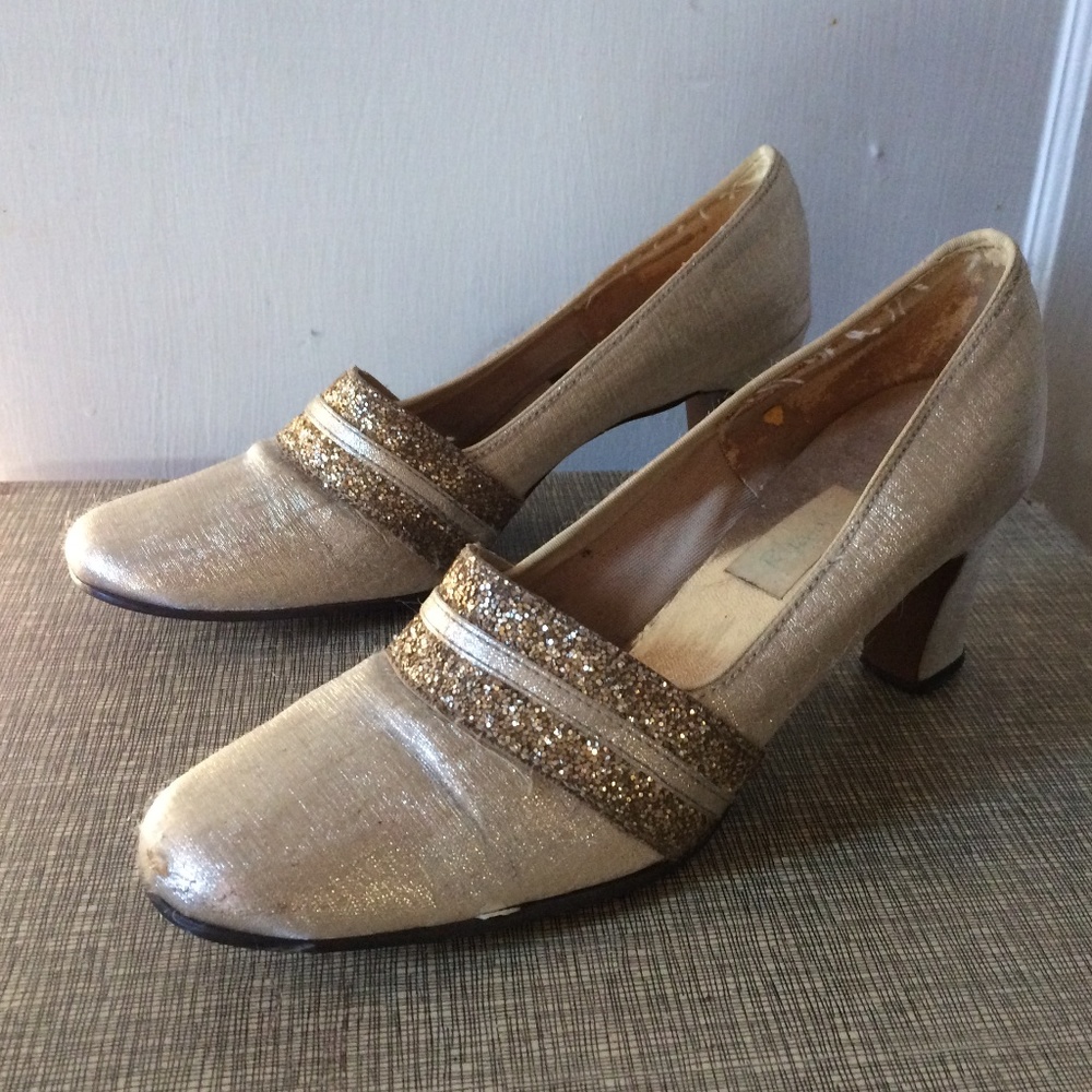Party Shoes By Aldens 6 Gold 60s Heels - Gem
